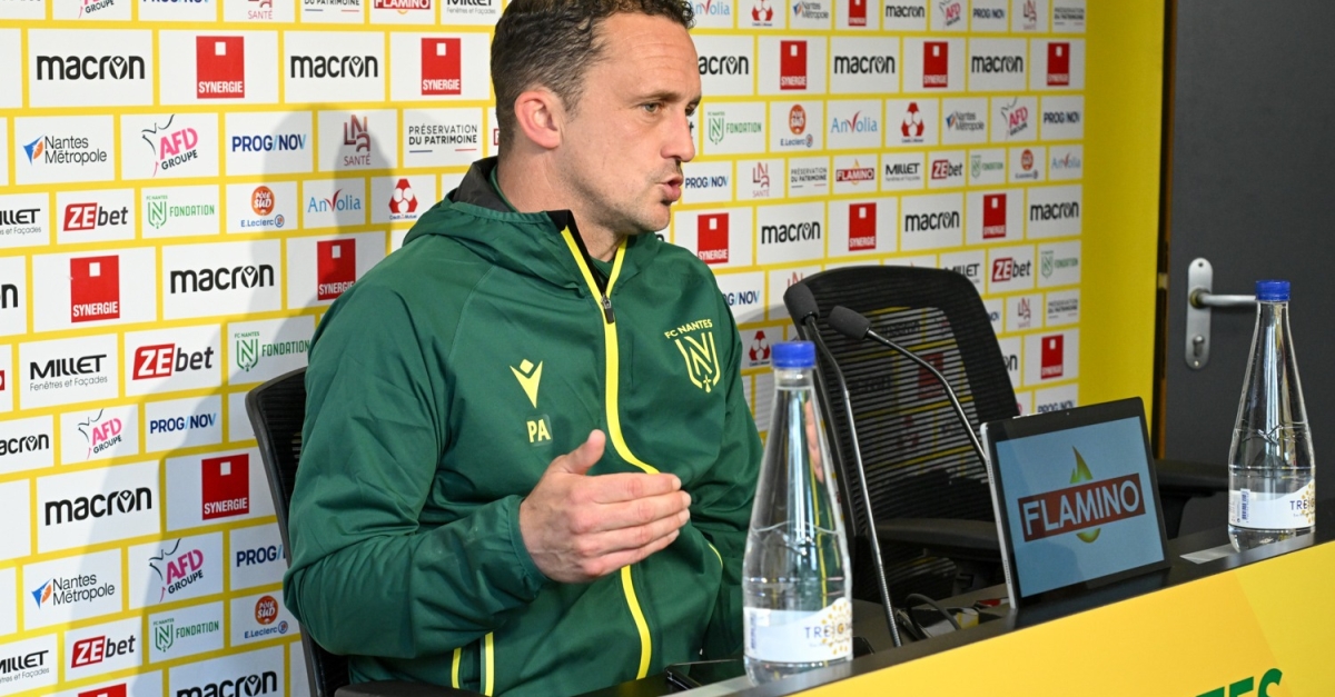 FC Nantes : un changement de stratégie confirmé en conférence de presse