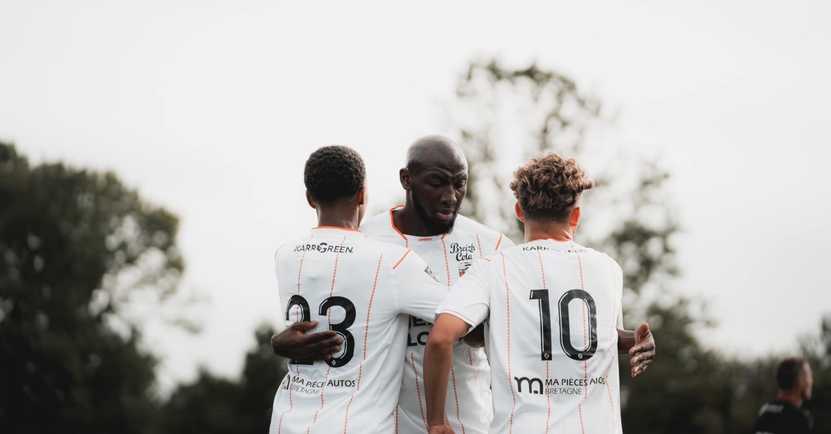 Mercato Lorient : Les Merlus signent un joueur convoité par un concurrent