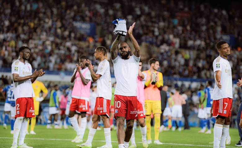 Mercato OL : Un départ surprise se profile dans l’effectif Mercato OL : Un départ surprise se profile dans l’effectif
